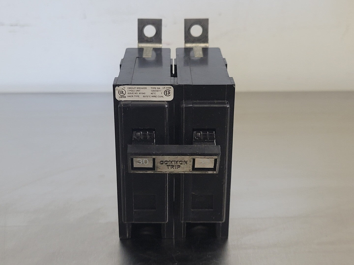 CUTLER-HAMMER 30 Amp, 2 Pole, 120/240 volts Circuit Breaker BA230