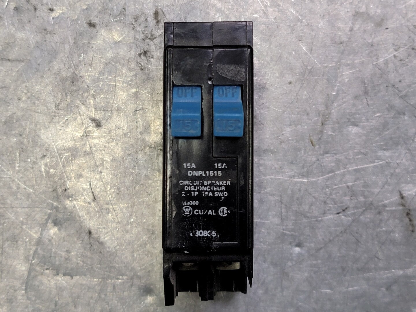CUTLER-HAMMER 15 Amp, 2 Pole, 120/240 volts Circuit Breaker DNPL1515