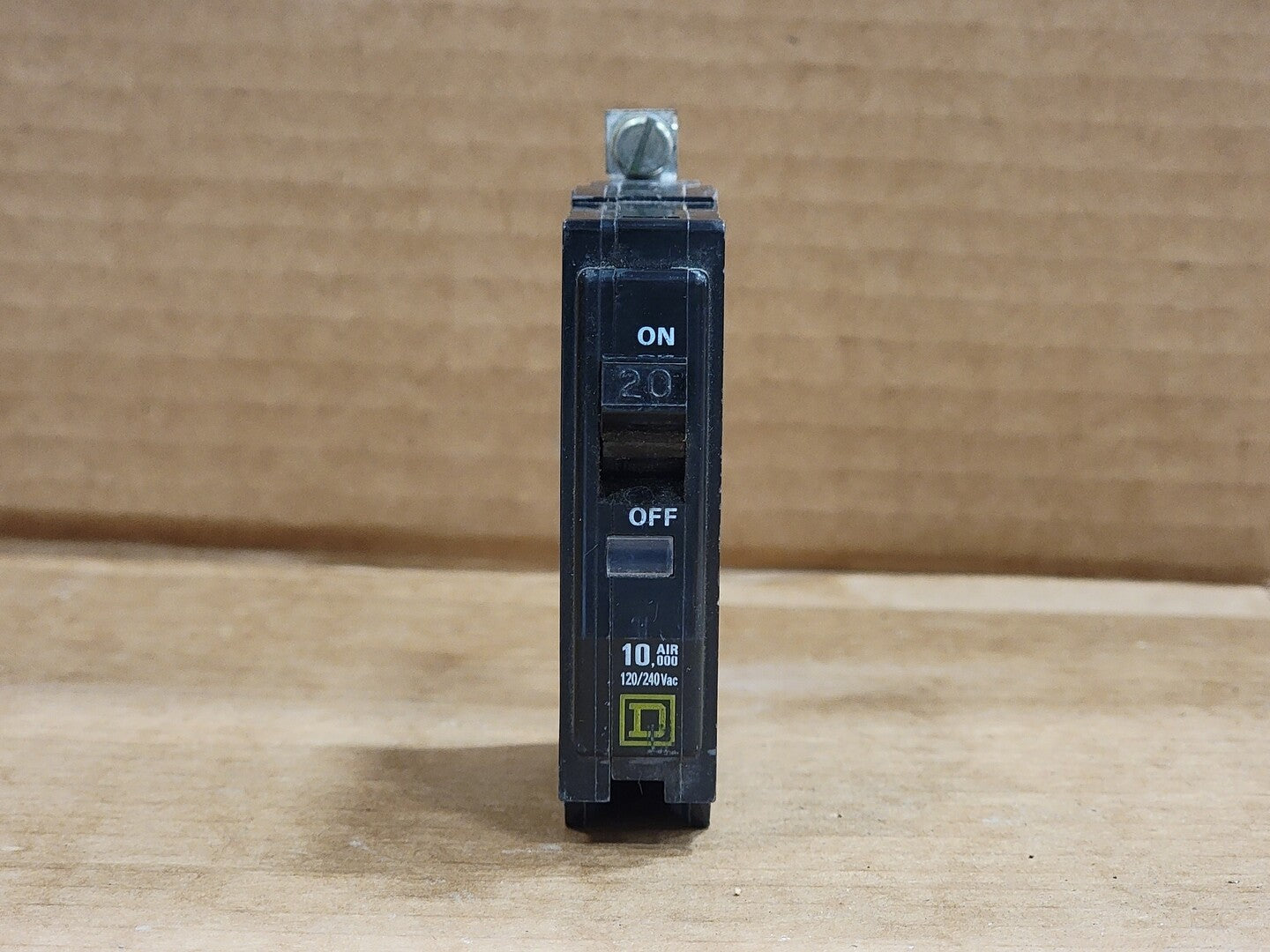 SQUARE D 20 Amp, 1 Pole, 120/240 volts Circuit Breaker QOB120