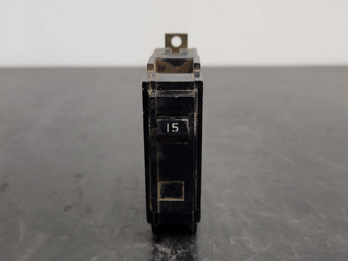 GENERAL ELECTRIC 15 Amp, 1 Pole, 120/240 volts Circuit Breaker TQB1115