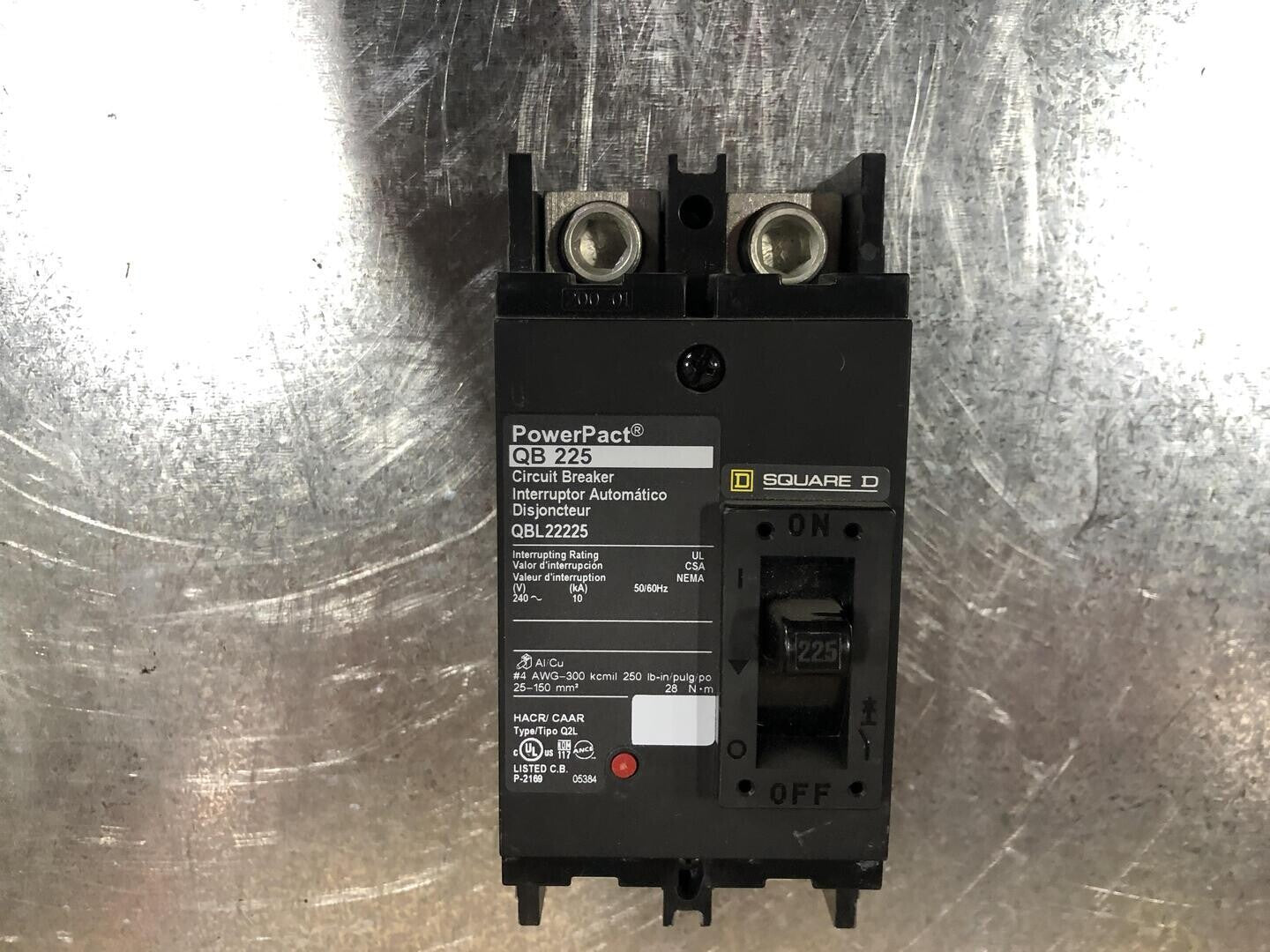 SQUARE D 225 Amp, 2 Pole, 240 volts Circuit Breaker QBL22225