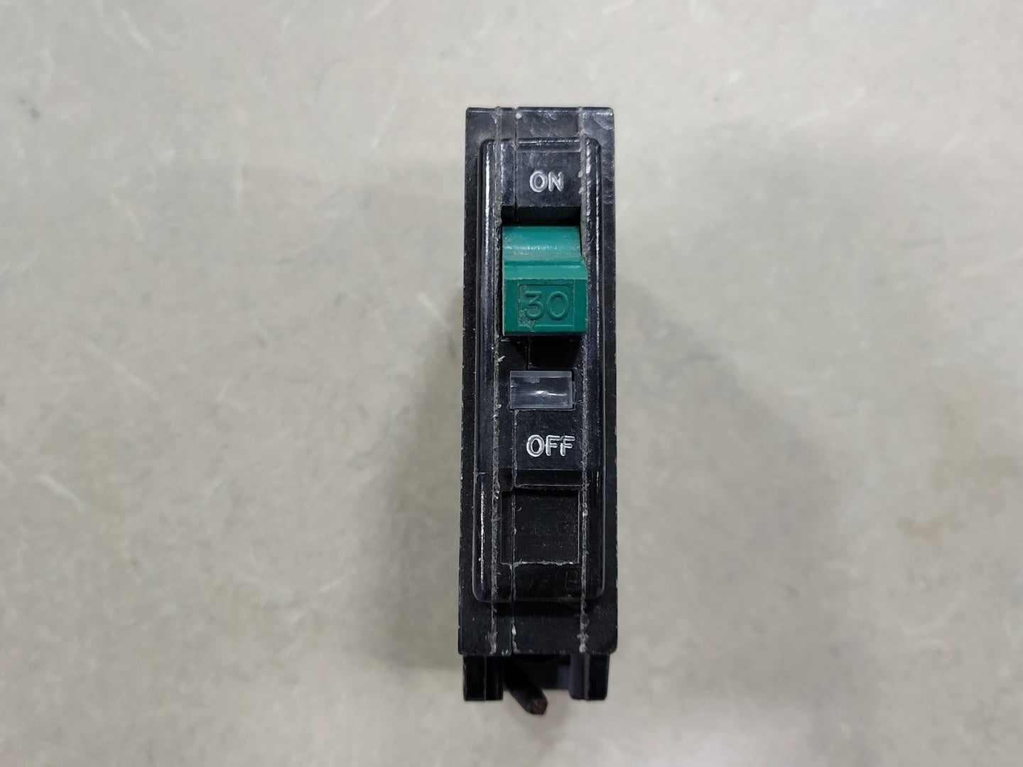 SQUARE D 30 Amp 1 Pole Circuit Breaker QO130