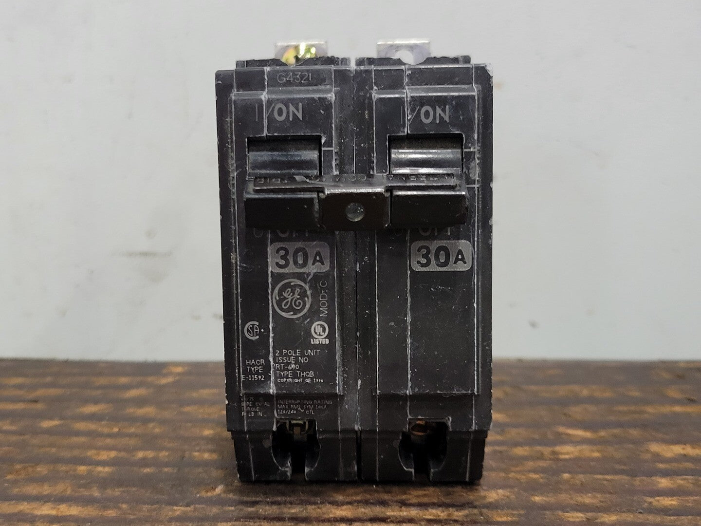 GENERAL ELECTRIC 30 amp 2 Pole Circuit Breaker THQB2130