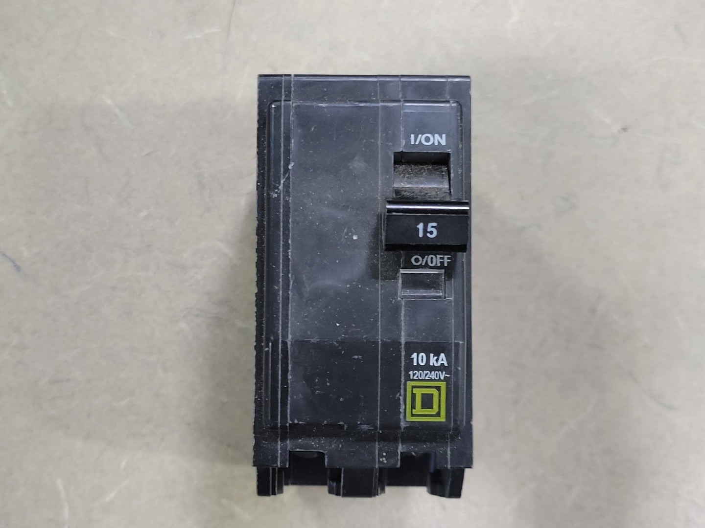 SQUARE D 15 Amp, 2 Pole, 120/240 volts Circuit Breaker QO215