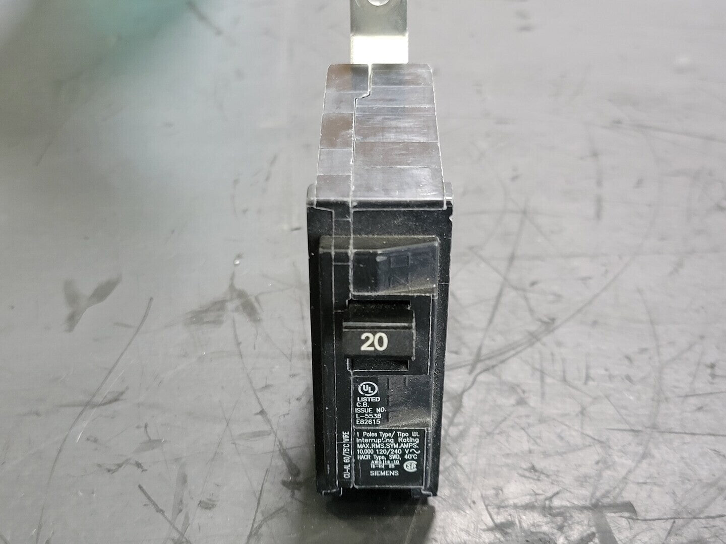 20 Amp, 1 Pole, 120/240 volts Circuit Breaker B120