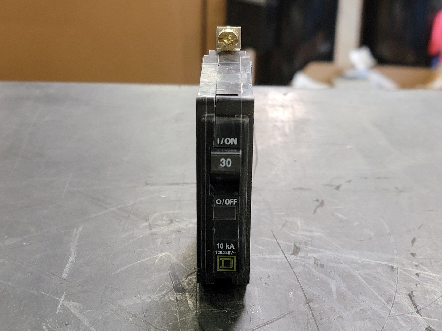 SQUARE D 30 Amp, 1 Pole, 120/240 volts Circuit Breaker QOB130