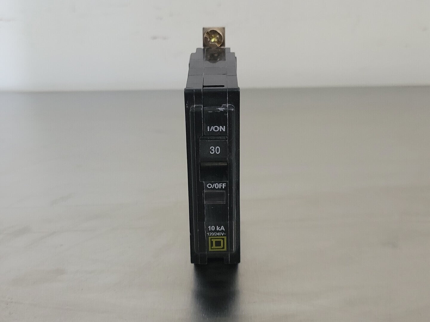 SQUARE D 30 Amp, 1 Pole, 120/240 volts Circuit Breaker QOB130