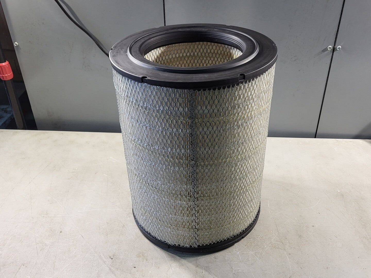 FLEETGUARD Air Filter Primary AF25469