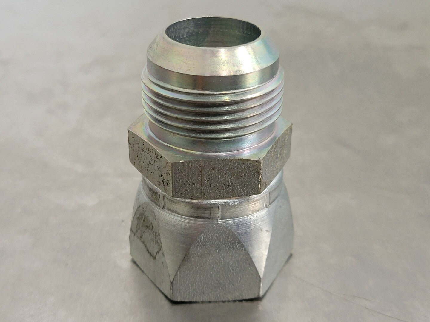 Socket Weld Adapter F-16 JIC X M-16 JIC 1" x 1"