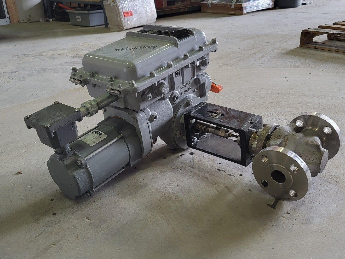 EMERSON EIM 2000 Series Electric Actuator w/ FISHER 1.5" Class 300 ...