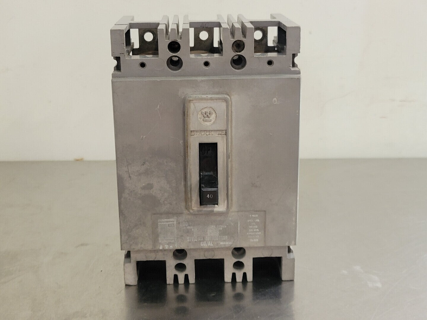 WESTINGHOUSE 40 Amp, 3 Pole, 600 volts Circuit Breaker HFD3040