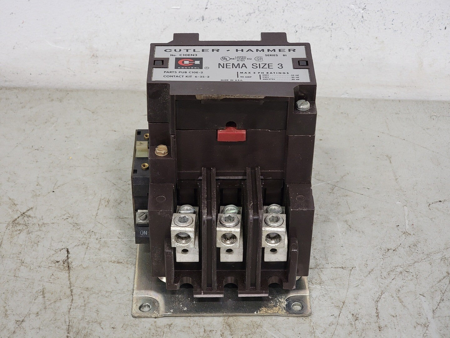 CUTLER-HAMMER 90 Amp, 3 Pole, NEMA 3, 200/575 VAC Coil Contactor C10EN3