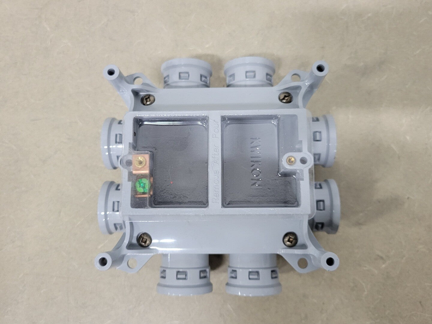 KWIKON Slab Box Concrete Tight Non Metalic SVDBH-15