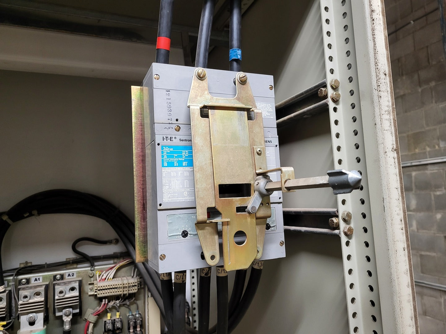 SIEMENS 400 Amp 3 Pole Circuit Breaker JD63F400