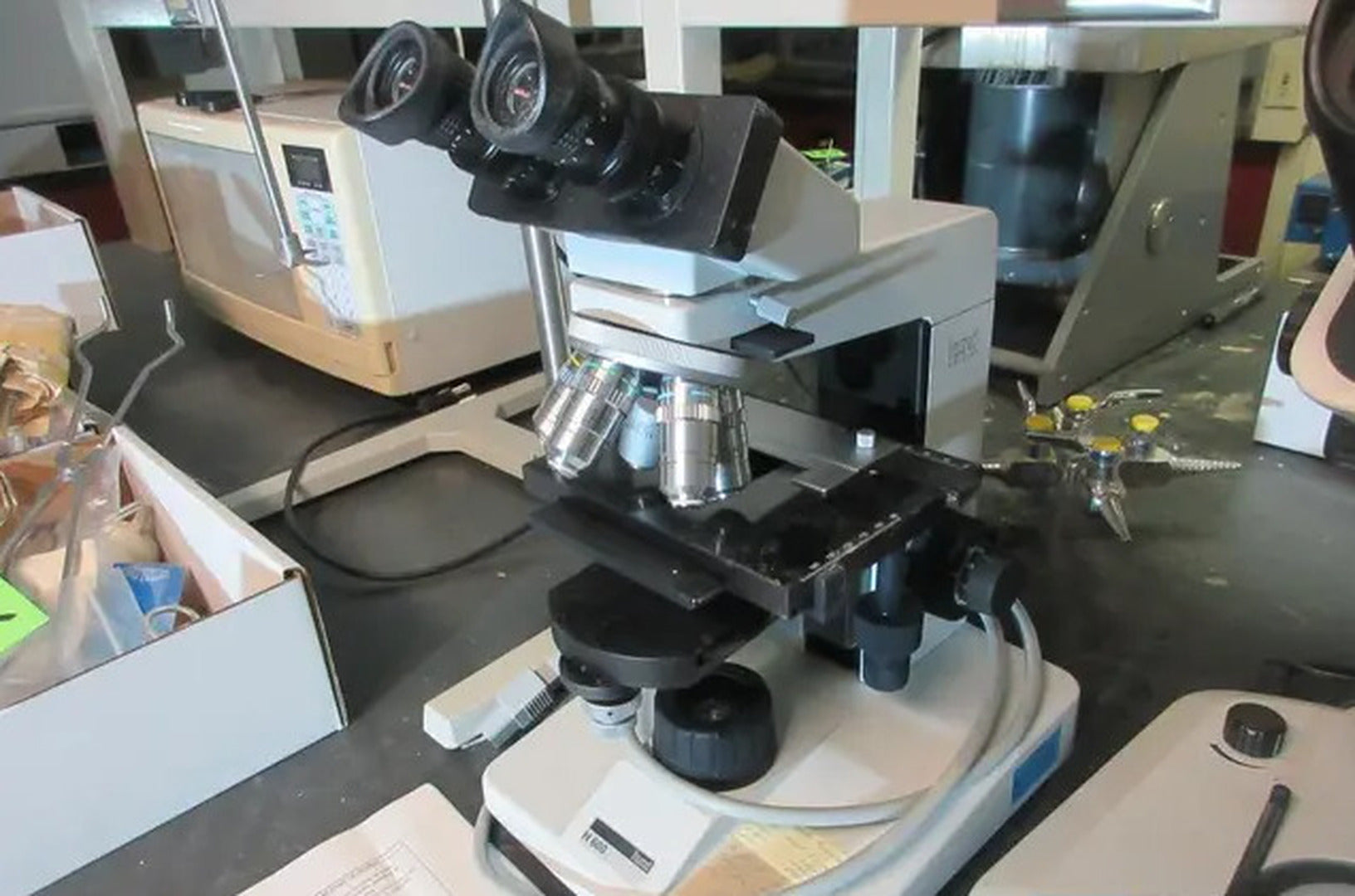 HUND Binocular Microscope H-600