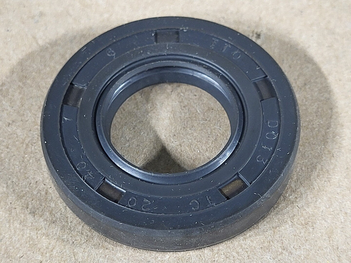DAEMAR 20 mm x 40 mm x 7 mm Oil Seal UD2 X7 20-40-7