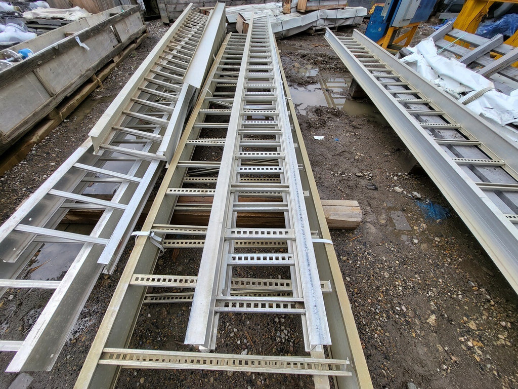 THOMAS & BETTS 12" Width x 6m Length, Straight Section Cable Tray ...