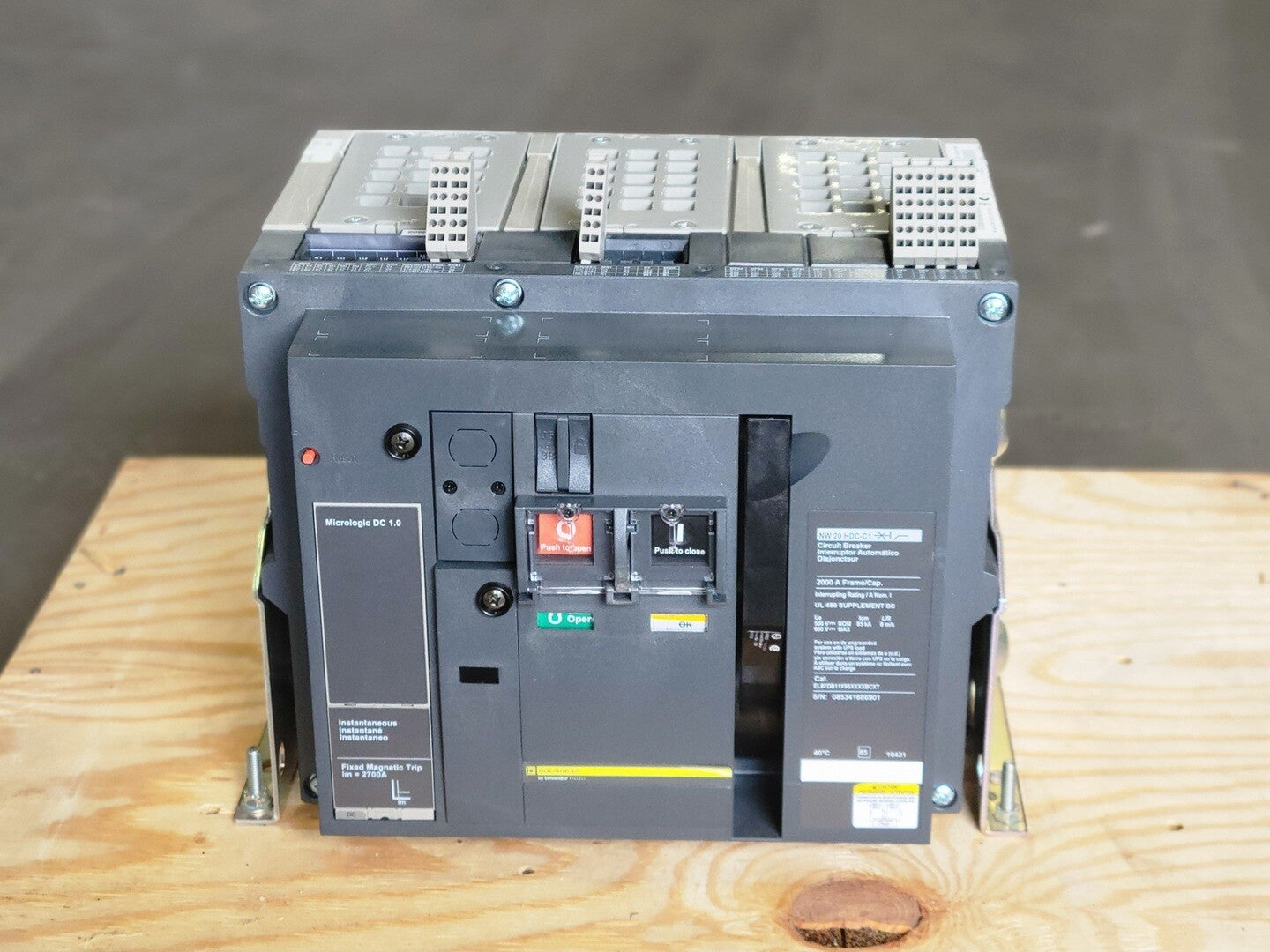 SQUARE D Masterpact 2000 Amp, 3 Pole, 600 volts Circuit Breaker NW20HDC ...