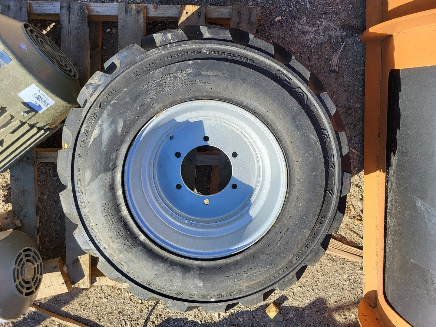GALAXY Beefy Baby II Skid Steer Tire 12X16.5