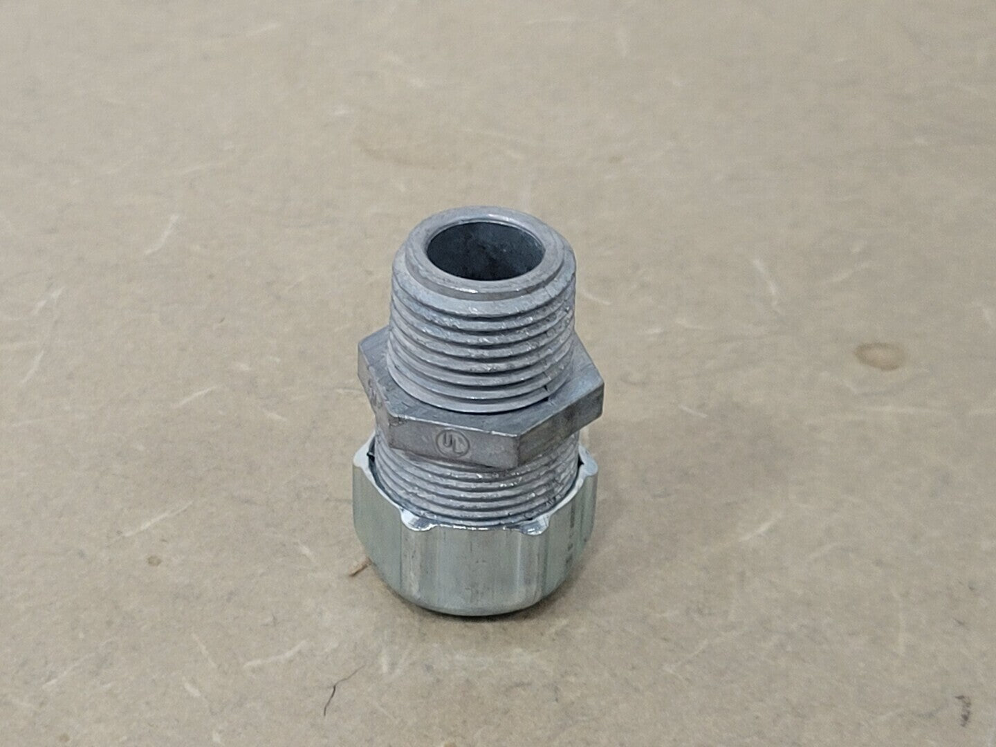 THOMAS & BETTS 1/2" Strain Relief Cord Connector Straight 2520 (Box of 13)