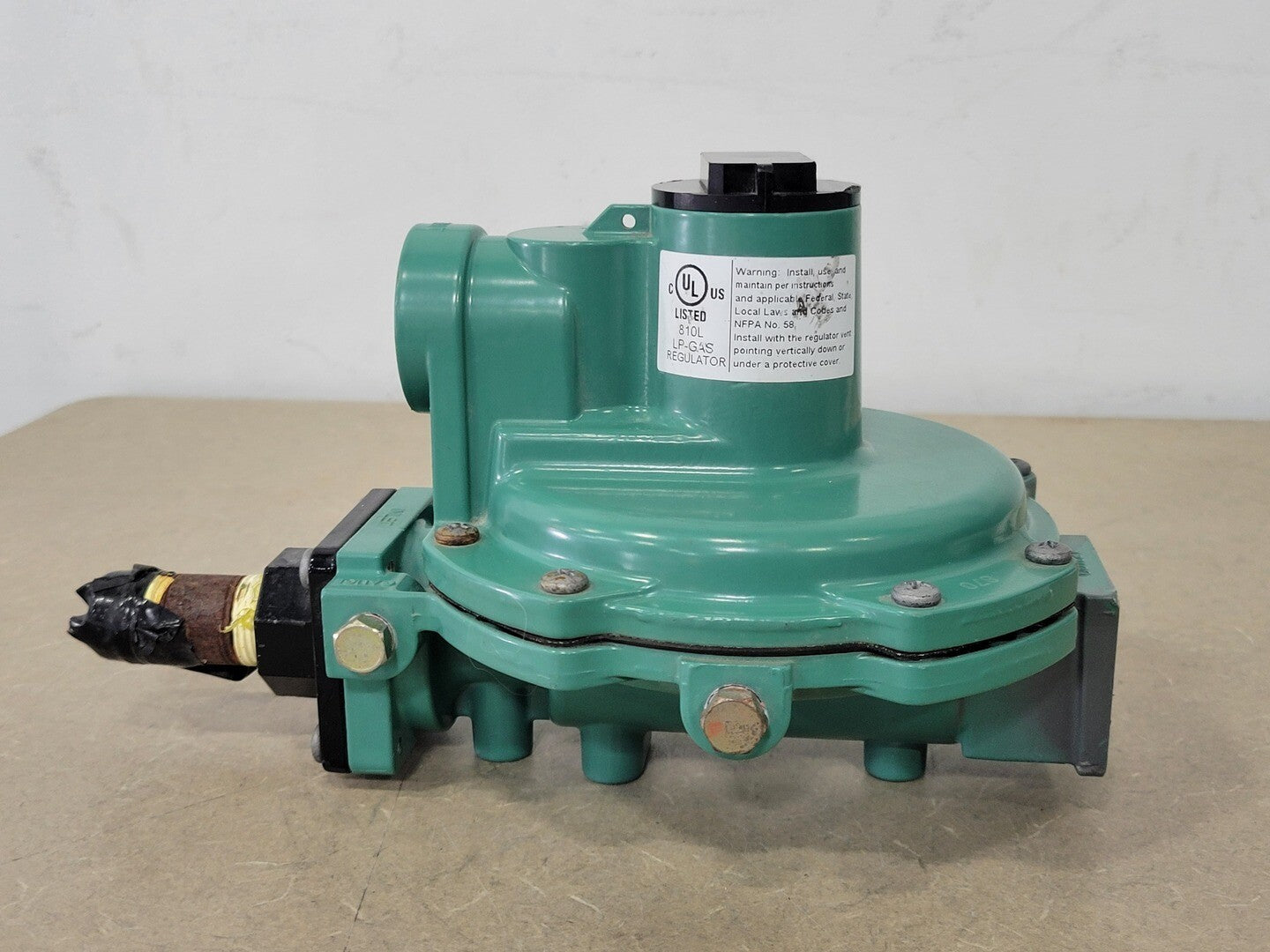 FISHER LP-Gas Regulator 810L R622-BCF