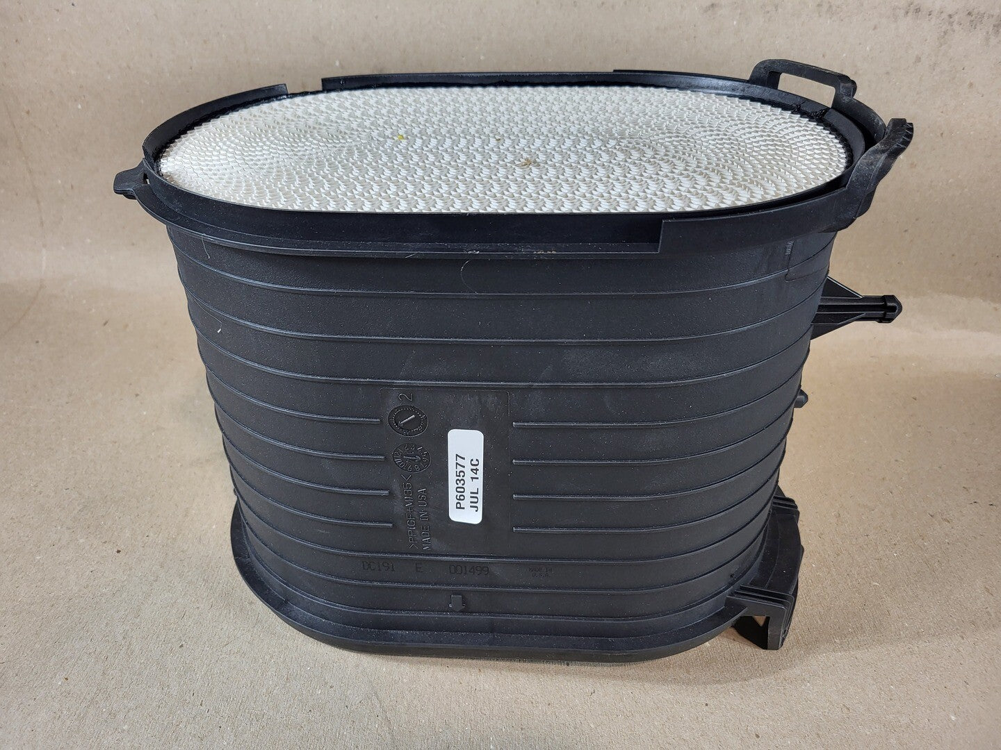 DONALDSON Air Filter, Primary Obround Powercore P603577