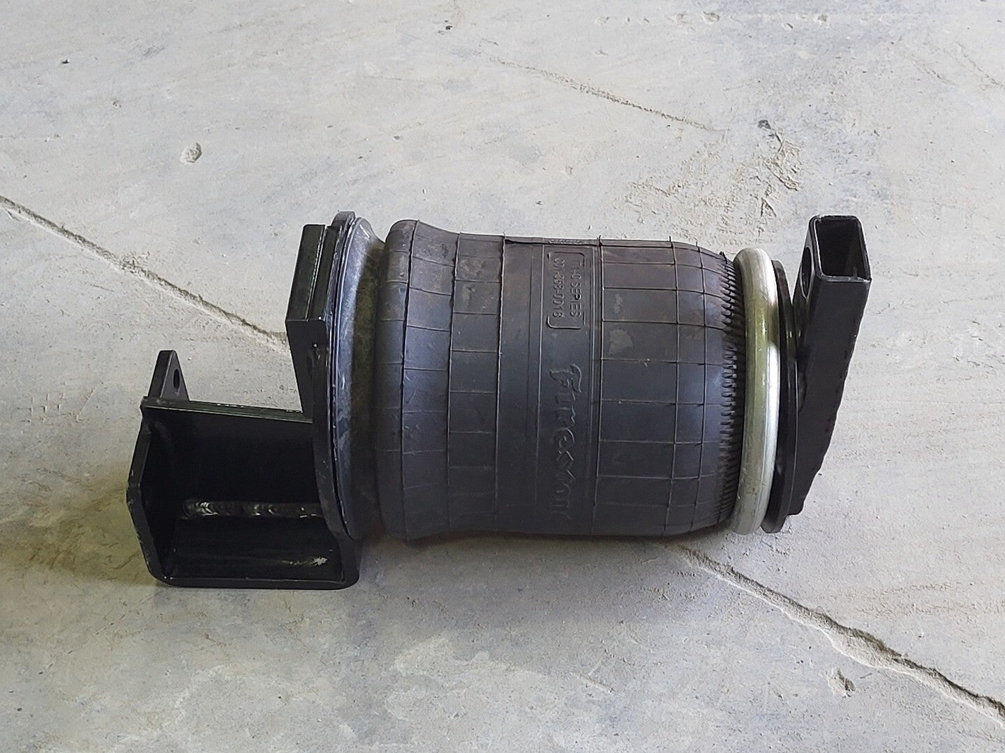 FIRESTONE Reversible Sleeve Air Spring 1T14C Series C01-358-0018