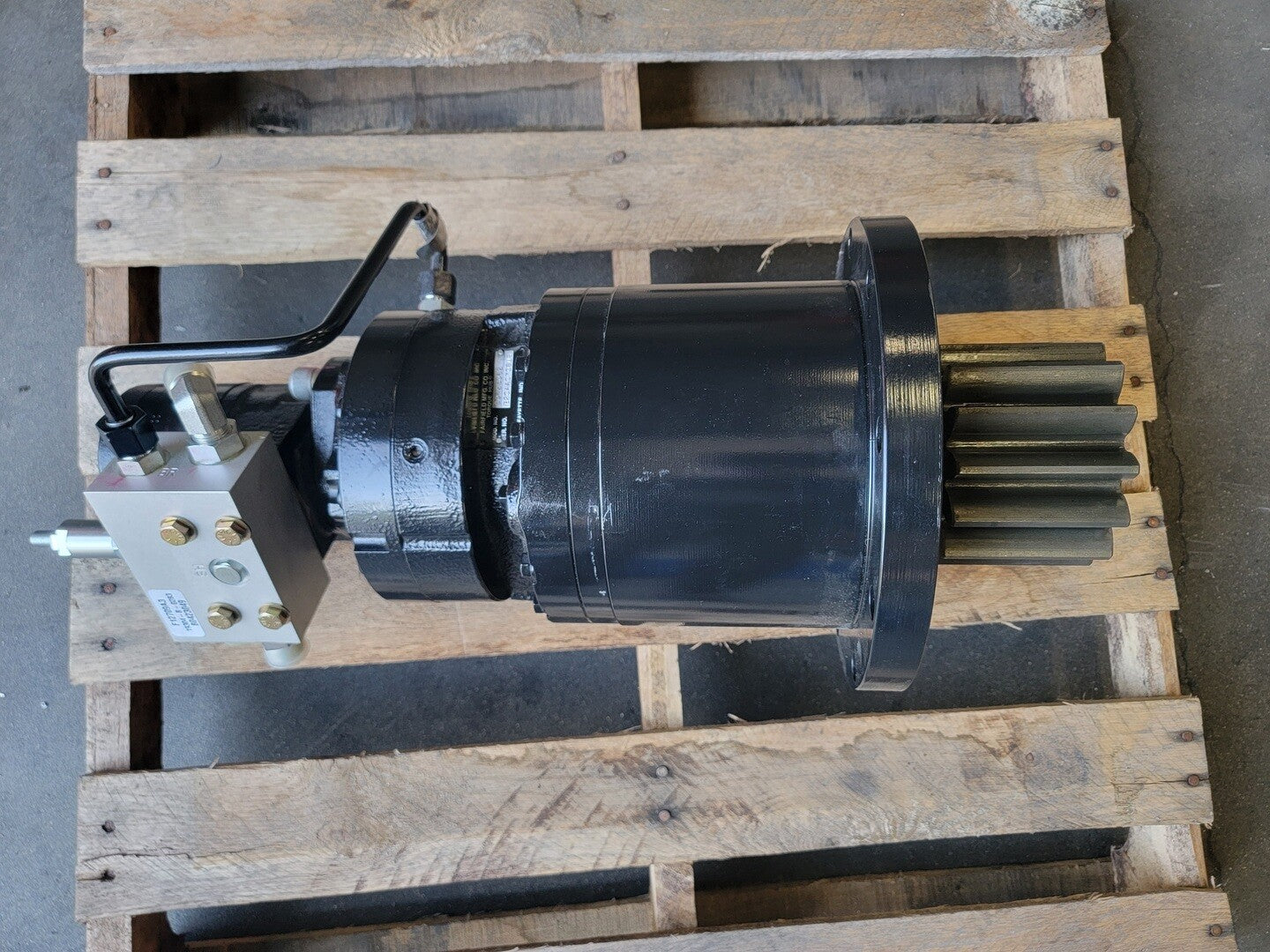 FAIRFIELD Tilt Transmission Swing Drive Motor Assembly 80423062