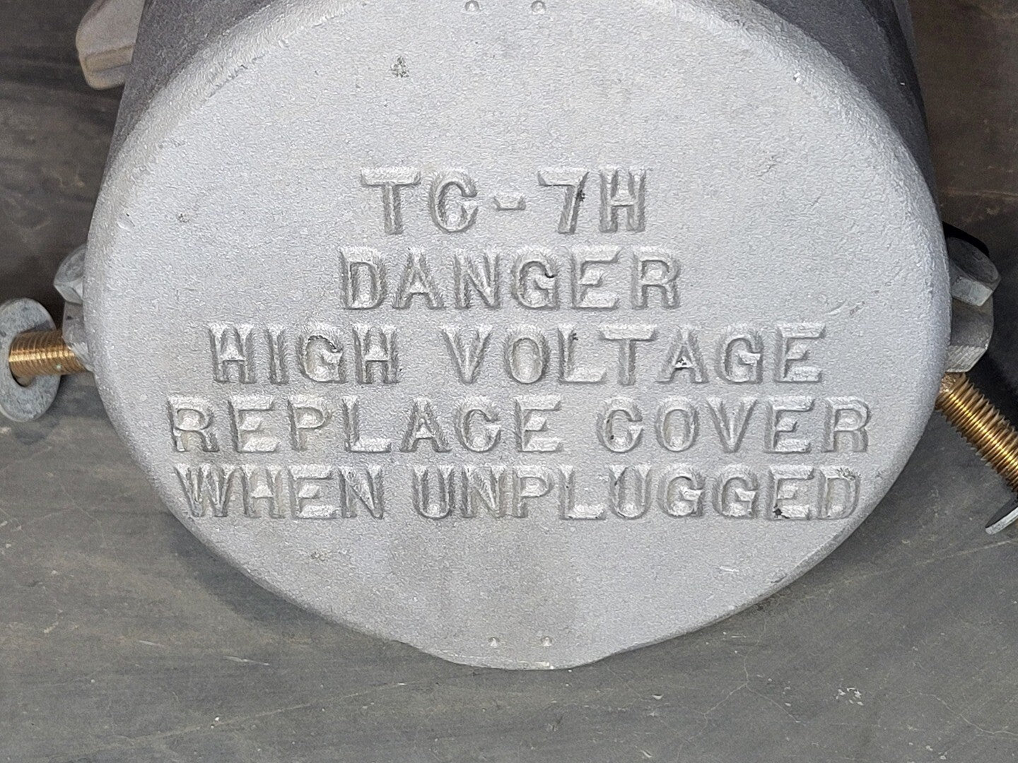 TRYDOR 8 kV 250 Amp High Voltage Cable Coupler TC-M-S8KP-13A-01