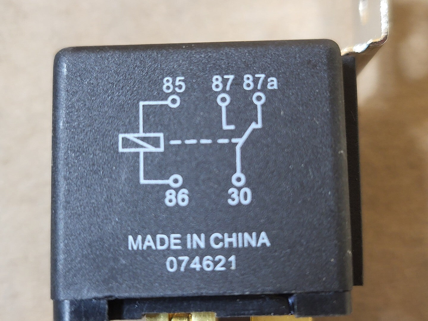 KOMATSU 24 Volt Relay PB4767