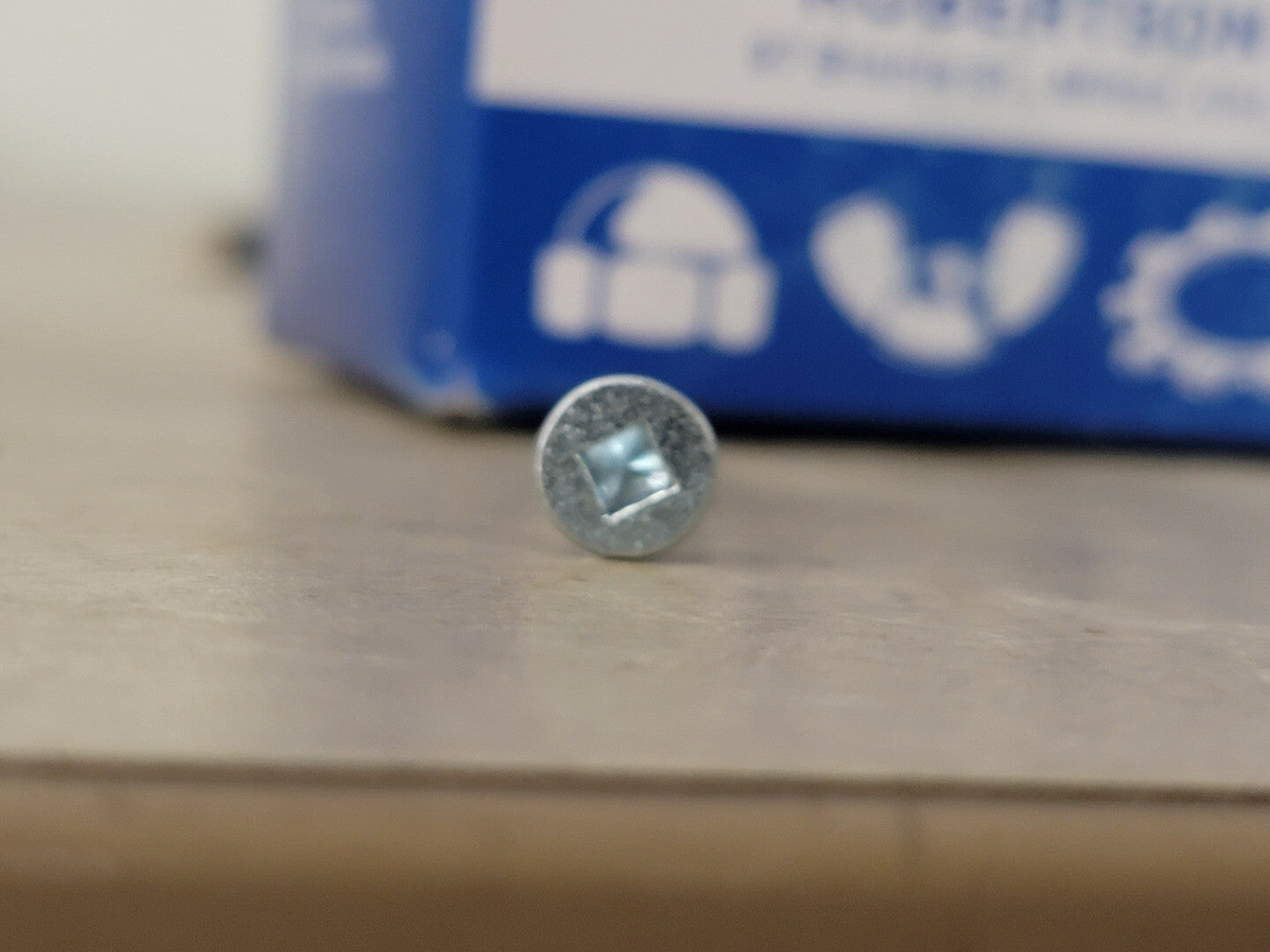 ROBERTSON Flat Head Aster Lo-Root Screw Size 8 x 2" (Box of 100)