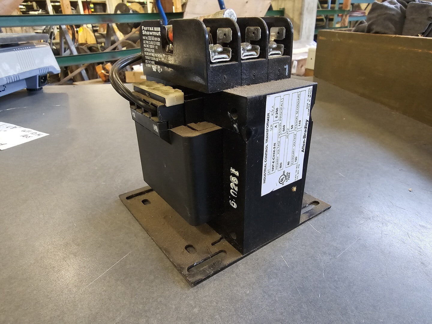 ALLEN-BRADLEY 250 VA, Pri 600V, Sec 120V Control Transformer 1497-E ...