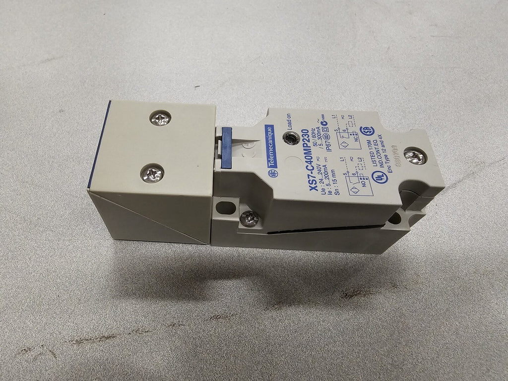 TELEMECANIQUE Proximity Switch Sensor XS7-C40MP230