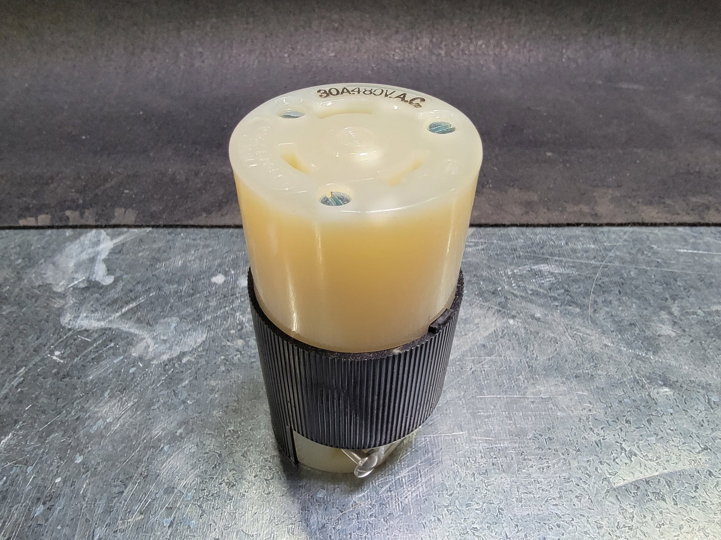 HUBBELL 30 Amp HBL Connector Body, Twist-Lock HBL2643