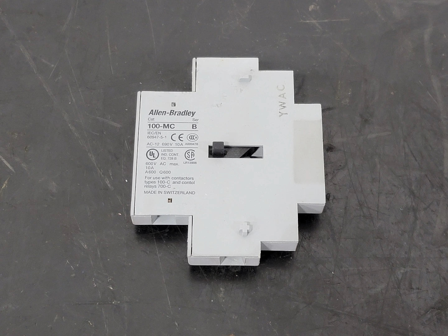 ALLEN-BRADLEY 10 Amp, 600 VAC Coil Auxiliary Contactor 100-MC
