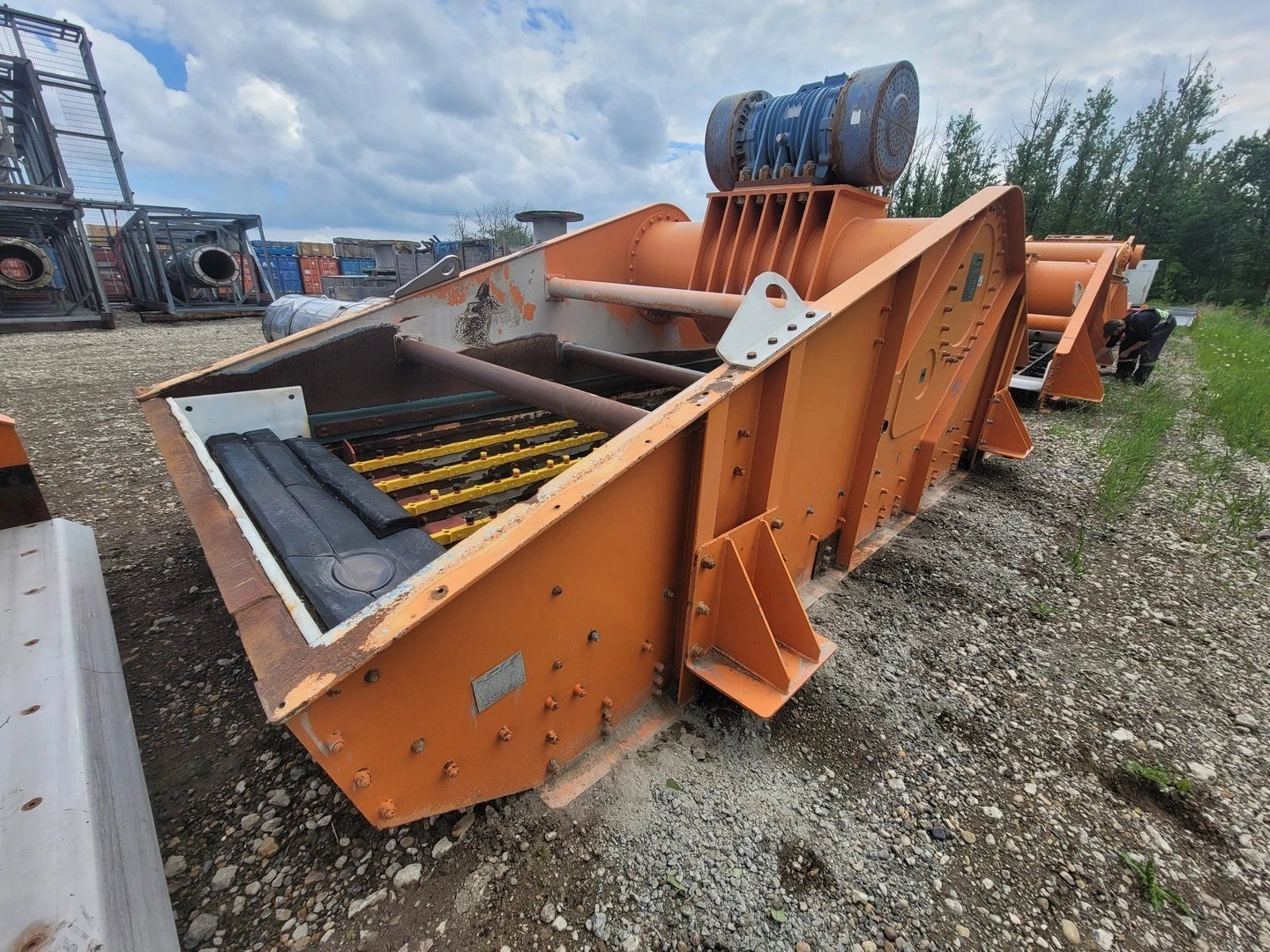 VIBRAMECH 14ft. x 7ft. Single Deck Vibrating Horizontal Screen H1-42-21 ...