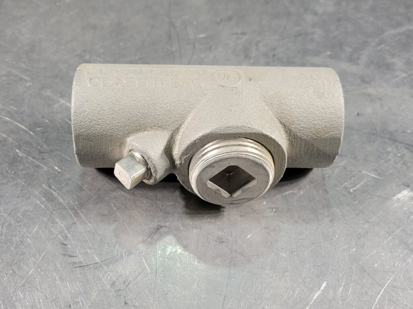 APPLETON 1-1/4" Conduit Sealing Fitting EYF-EYM
