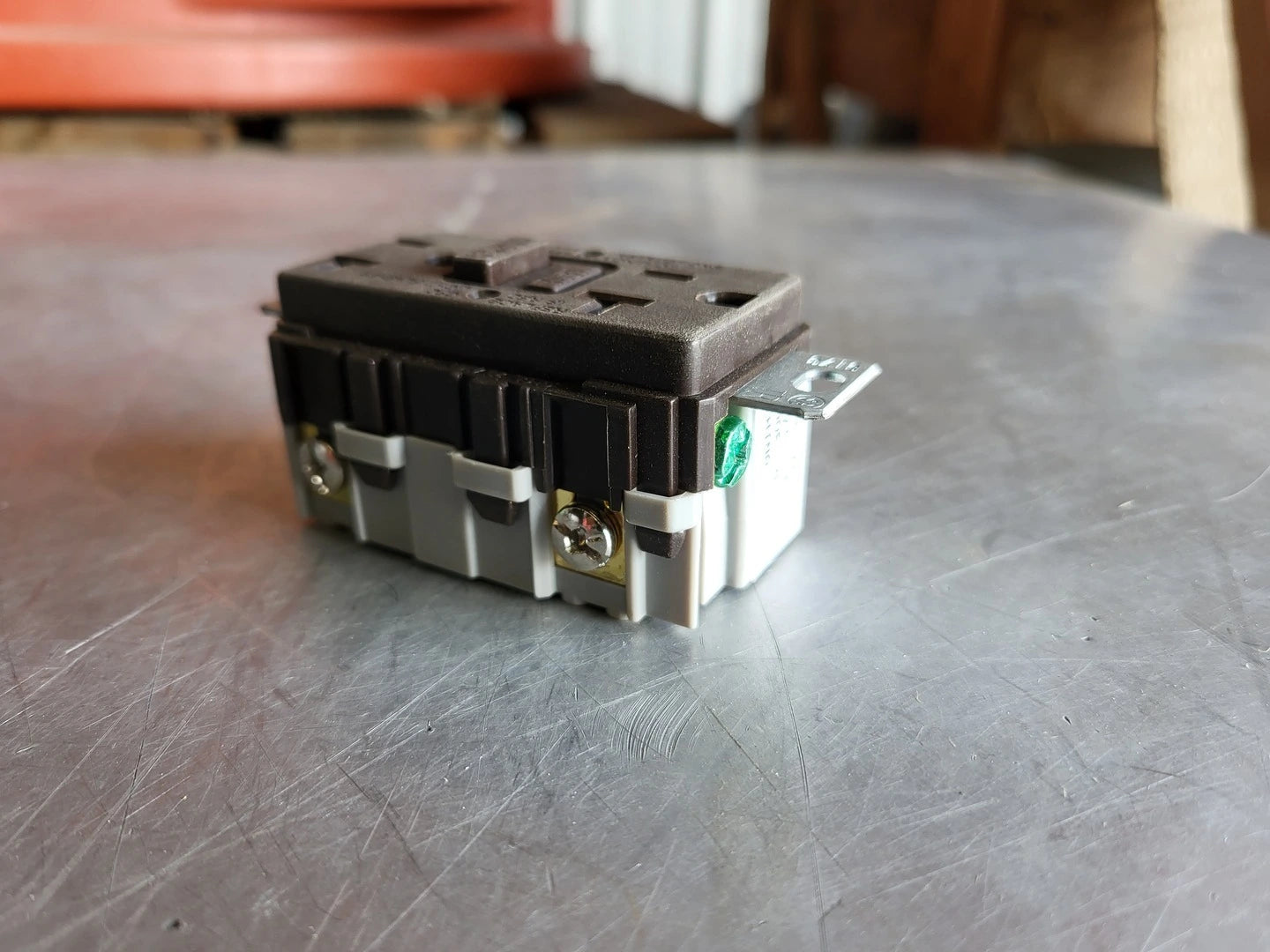 HUBBELL 20 Amp Self-Test GFCI Receptacle GFTRST20