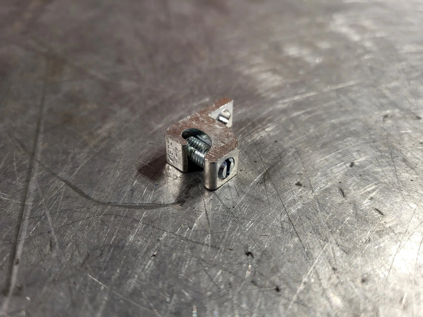 THOMAS & BETTS Lay-In Lug Box Of 100 GRL-LUG1032