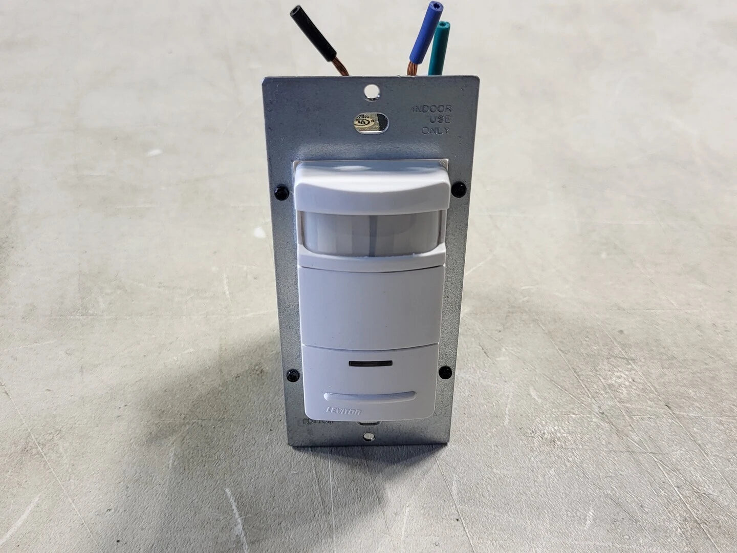 LEVITON Occupancy/Vacancy Sensor ODS15-IDW 120/277V 2400 sq. ft.